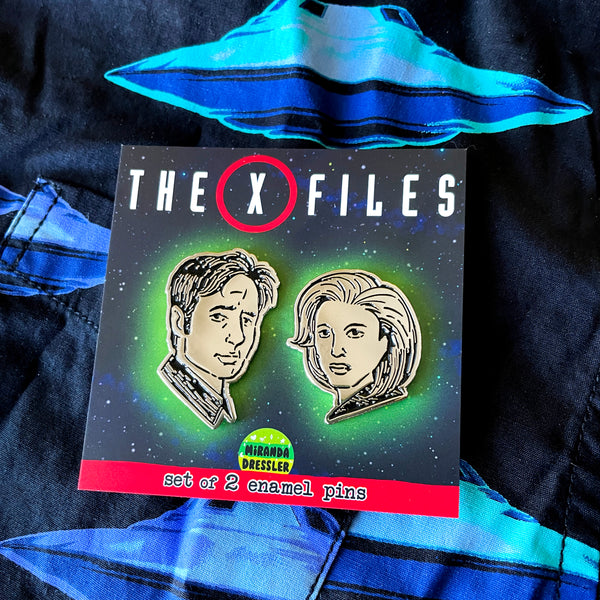 Miranda Dressler "Mulder and Scully" enamel pins – Gallery1988