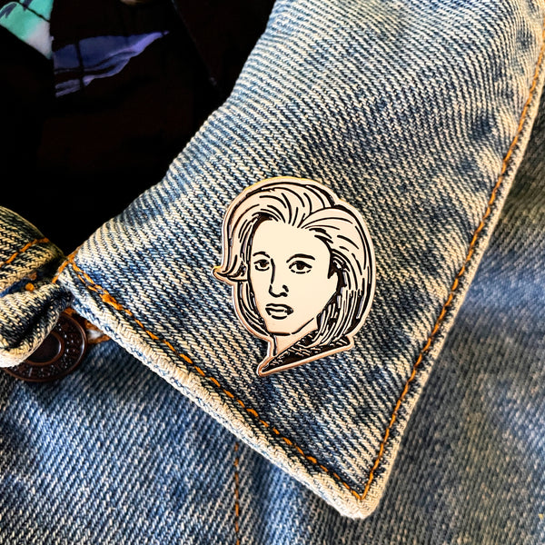 Miranda Dressler "Mulder and Scully" enamel pins – Gallery1988