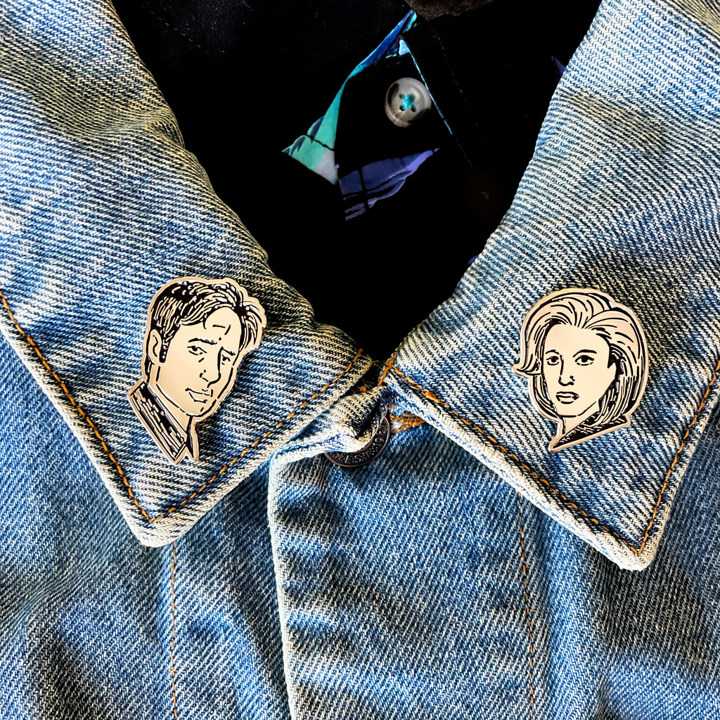 Miranda Dressler "Mulder and Scully" enamel pins – Gallery1988